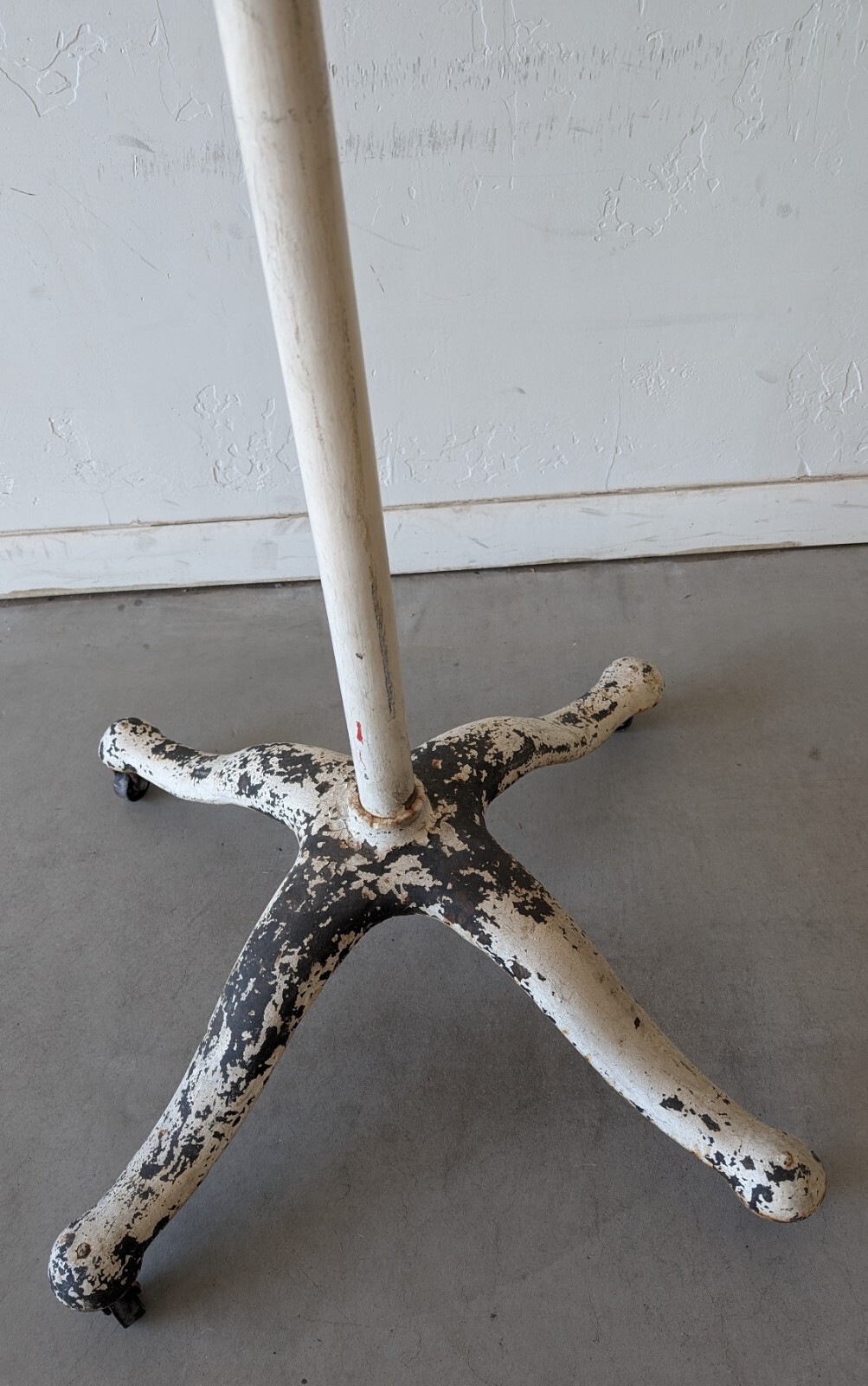 ANTIQUE 1920'S CAST IRON REVOLVING CIRCULAR CLOTHING RACK | eBay