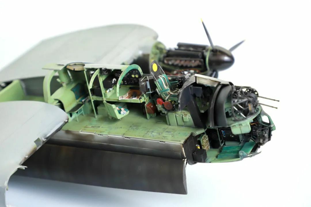 Border BF010 1/32 Avro Lancaster B Mk.I/III with full Interior model ...