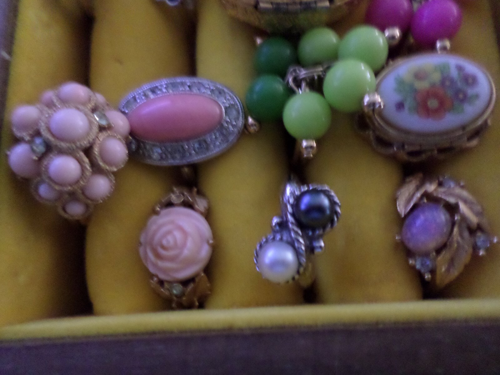 20 Stunning Vintage Avon Rings Size 7 Adjustable Gold/SilverTone Stones ...