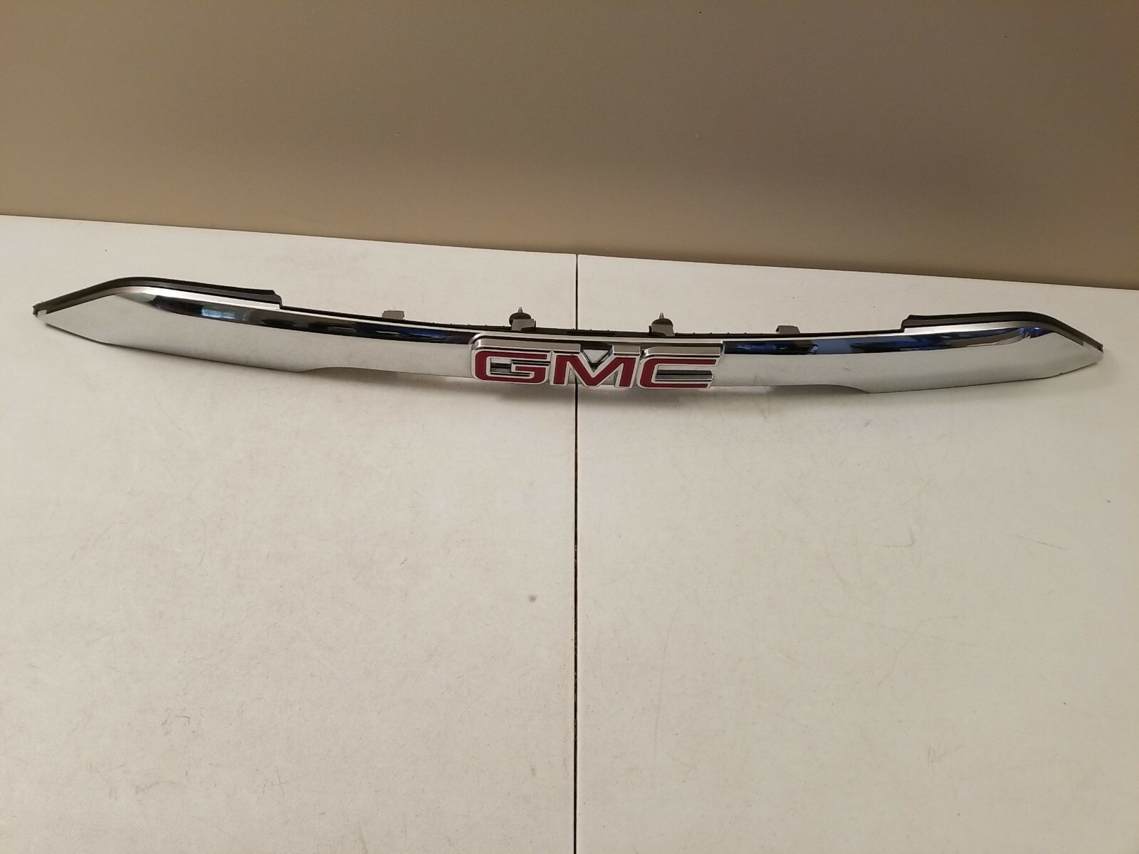 2017-2018 GMC Acadia Rear Bright Chrome Tailgate Hatch Trim with Camera ...