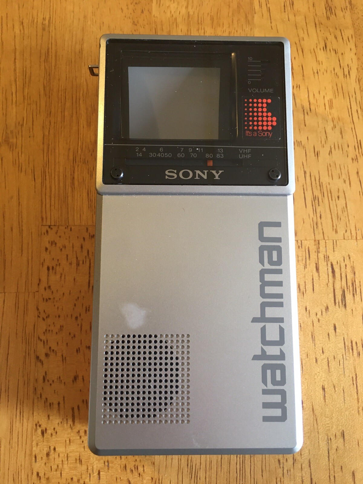 Vintage Sony 1985 Portable Watchman Flat TV Model FD20A W/Case Untested ...