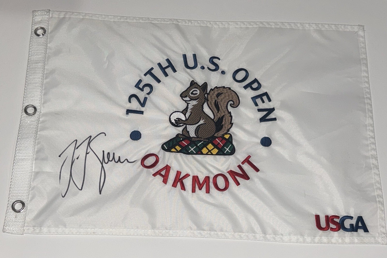 JJ SPAUN SIGNED 2025 US OPEN PIN FLAG OAKMONT CHAMPION J.J. AUTOGRAPHED ...