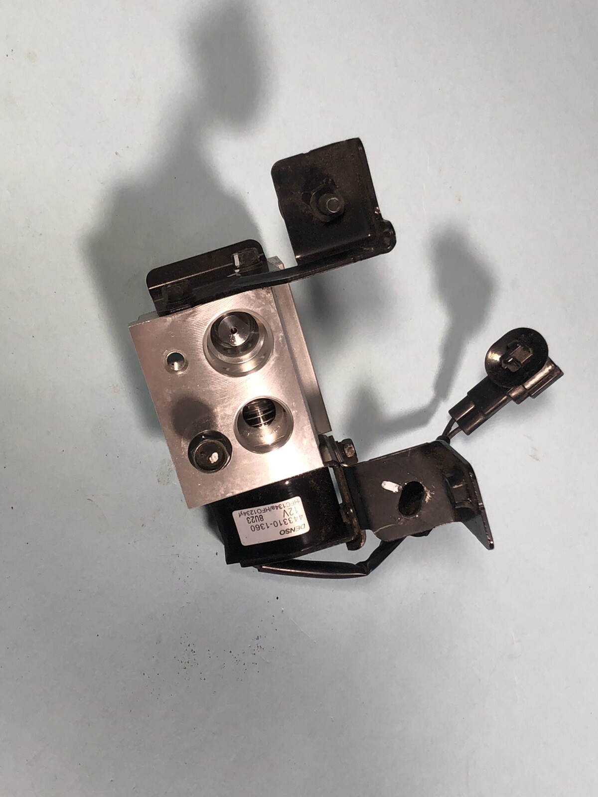 NISSAN LEAF ZE1 Air Conditioning Expansion Valve 443310-1360 110kw 2020 ...