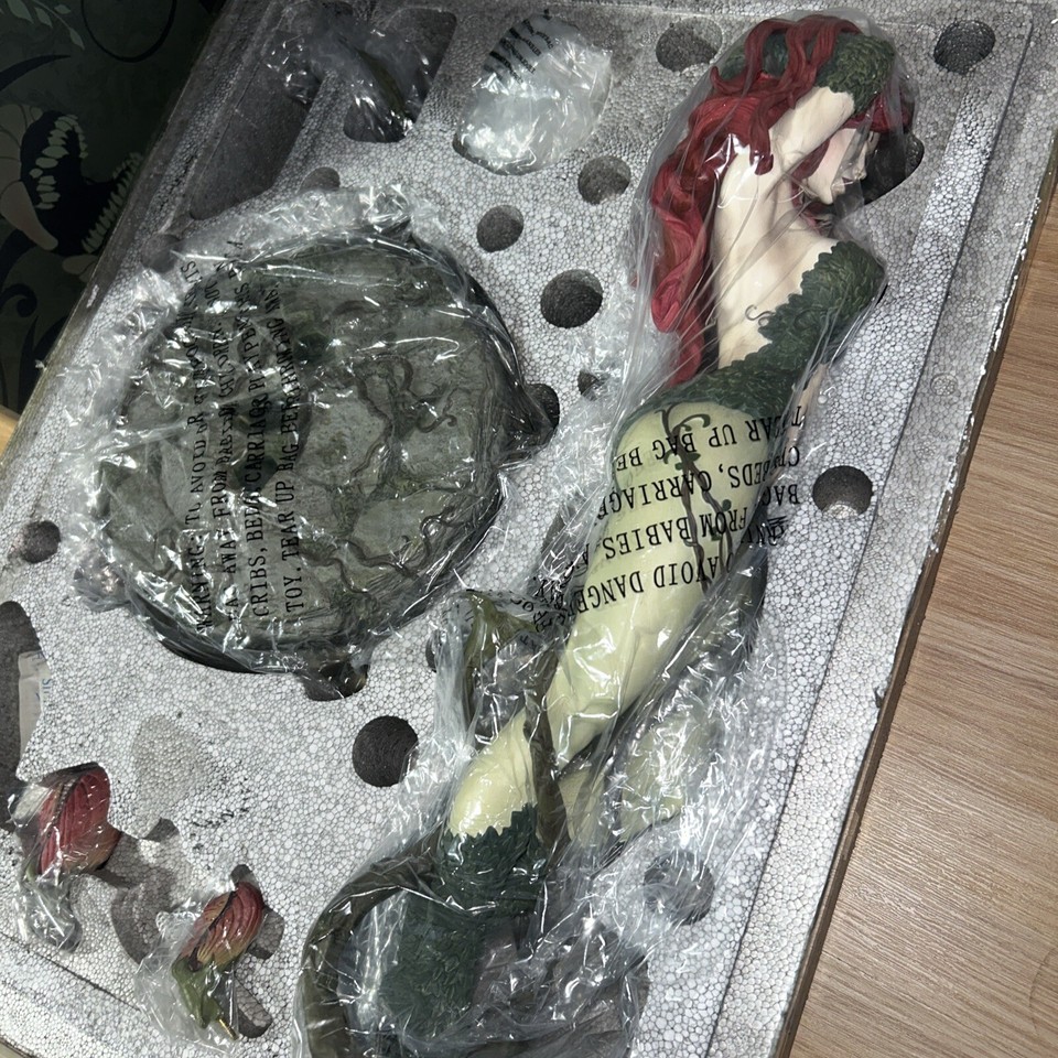 POISON IVY PREMIUM FORMAT #108/2500 SIDESHOW COLLECTIBLES | eBay