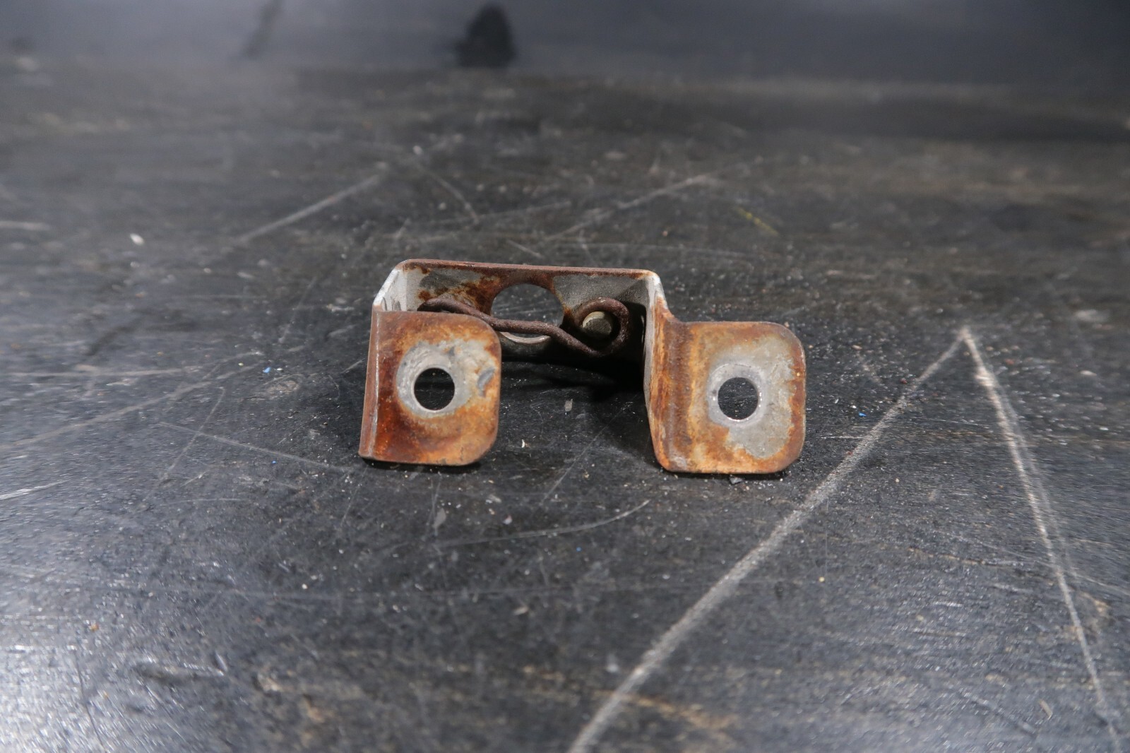 Beechcraft 35 Bonanza BE35 AFT Cowling Fastener Bracket 35-910238-9 for ...