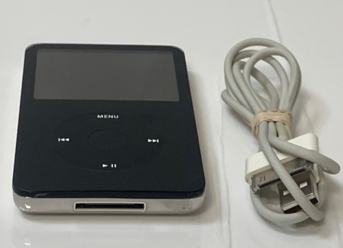 Apple A1136 Black w/Silver Back iPod 30GB Classic 5th Generation Tested ...