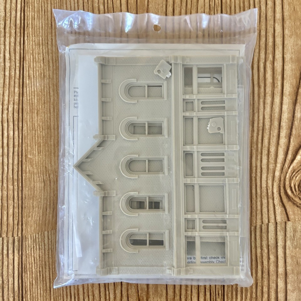 NEW DPM HO Scale Structure Kit 108 GOODFELLOWS HALL Building Toy Model ...