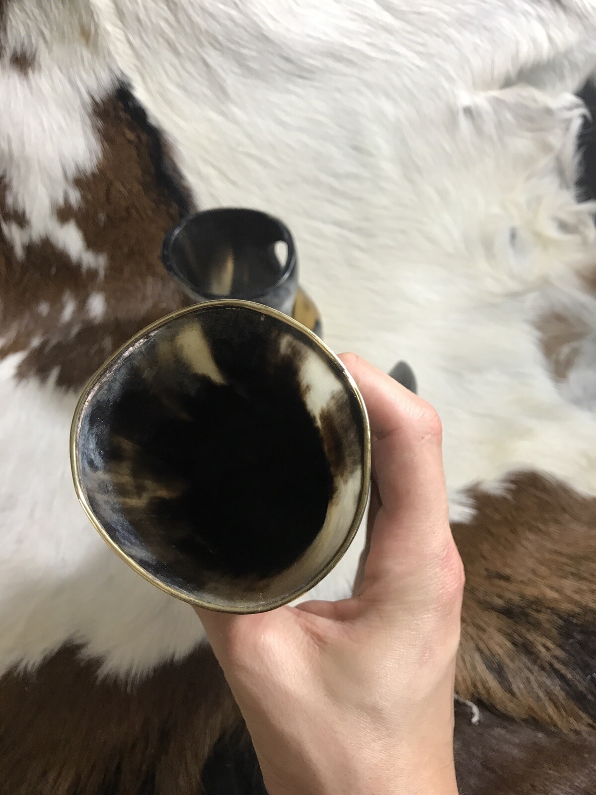 Natural Medieval Viking Dining Bovine Horn Drinking Cup Mug with Horn Stand