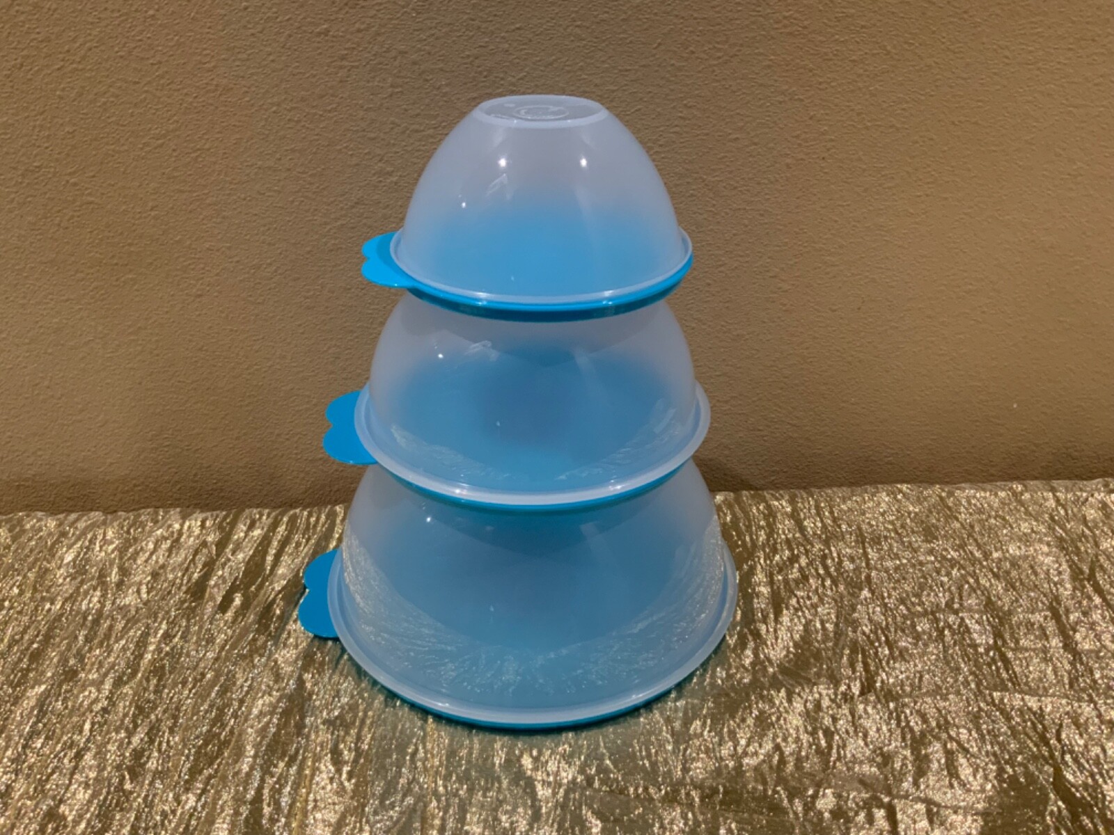 New Tupperware Beautiful Bright and Colorful Set of 3 Wonderlier Mixing ...