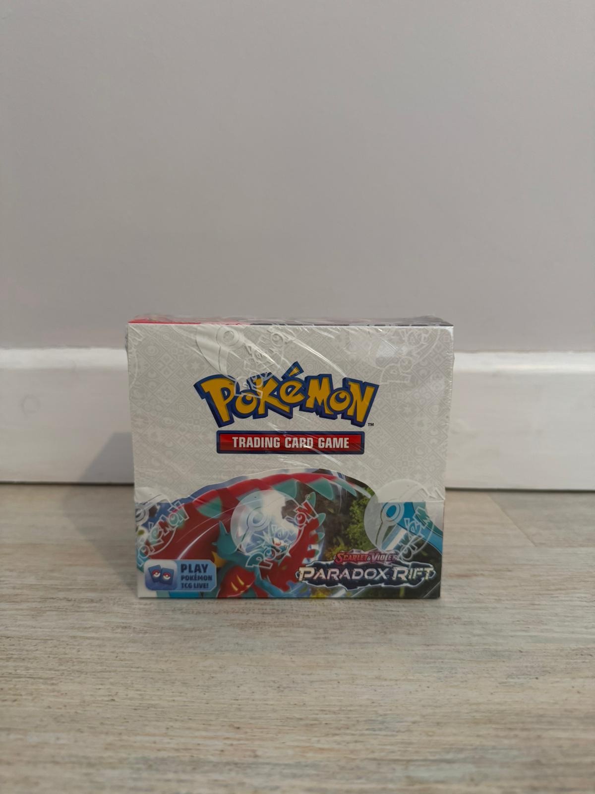 Pokémon TCG - Scarlet & Violet Paradox Rift Booster Box - 36 Packs ...