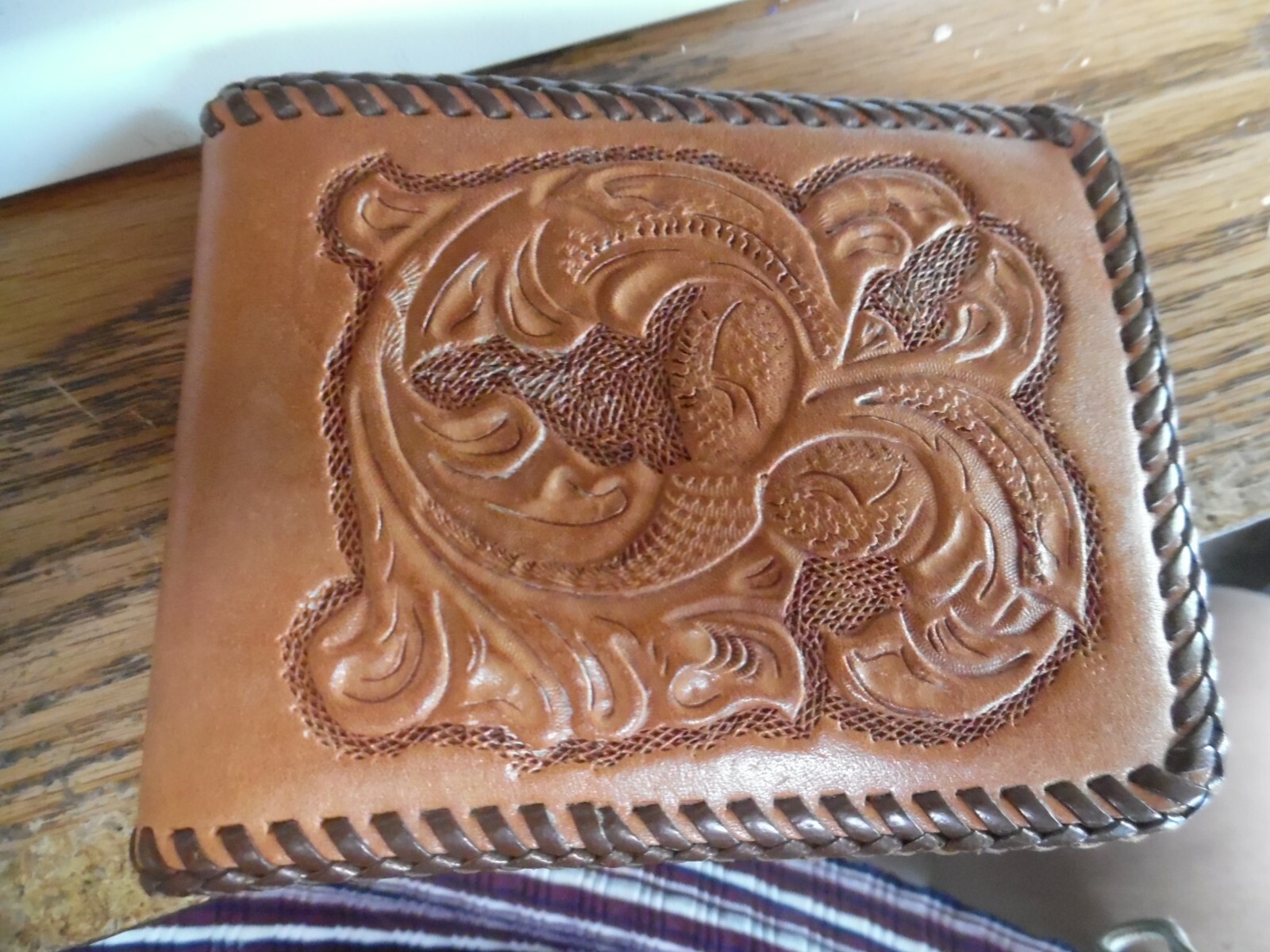 Vintage etched light brown leather handmade wallet - Gem