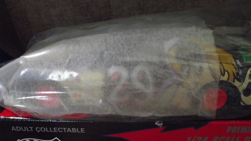 Racing Champions-Hanna-Barbera-1/1996 #29 1:24 Bank die-cast NASCAR ...