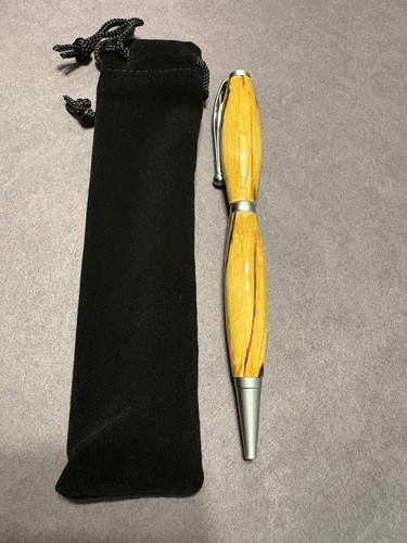 HAND MADE/HAND TURNED SLIM LINE TWIST WOOD PEN/SATIN TRIM & FELT CASE ...