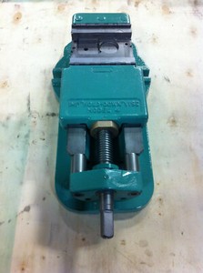 VINTAGE MACHINIST MILLING MACHINE IMP "HOLD DOWN" MODEL 4 VISE | eBay
