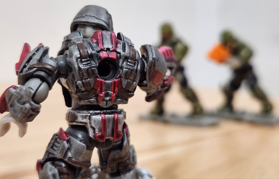 CUSTOM Mega Construx Halo Banished Brute Minifigure + CUSTOM Needler ...
