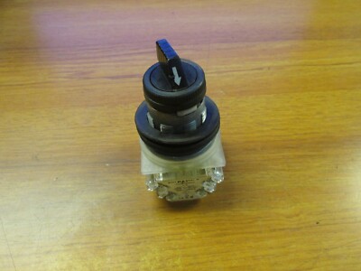 SQUARE D CONTACT BLOCK SWITCH BUTTON SERIES K, CAT# 9001KA1 .. VO-15B ...