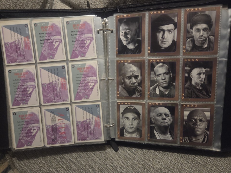 ALIEN COLLECTOR CARDS (250+) w/Embossed WY leatherette, Zip Binder ...