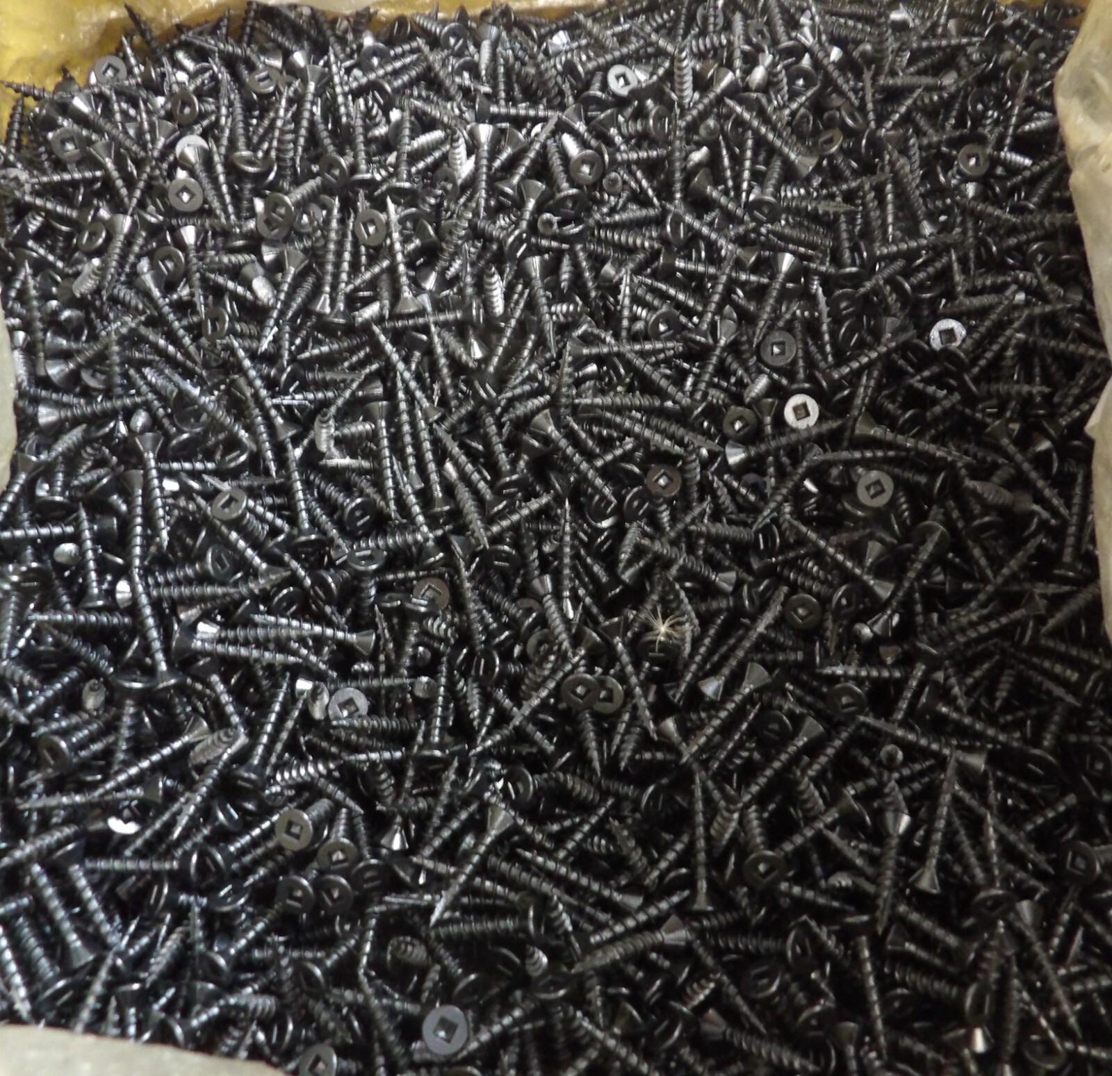 Quickscrews 11946 #2 Square Drive, #8, 1", Black Flat Head Screws ...