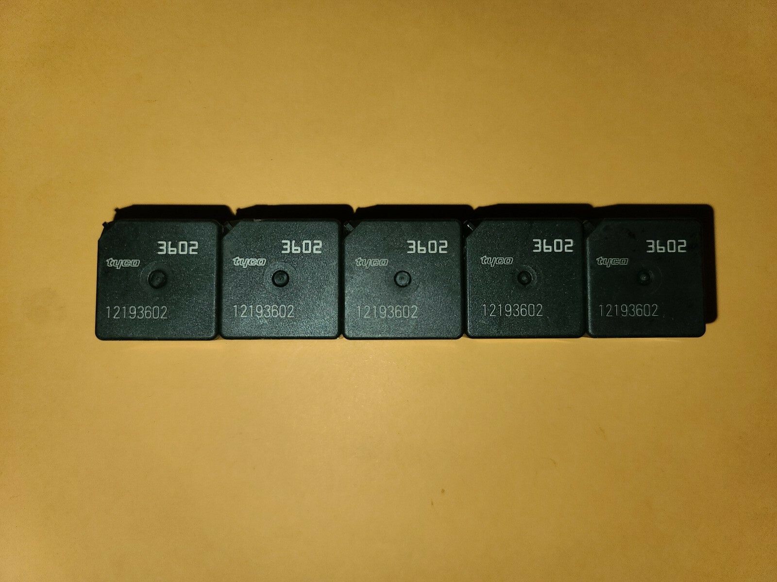 Set Of 5 GM TYCO relays 12193602 3602 Tested Oem 5 Relays 90 day ...