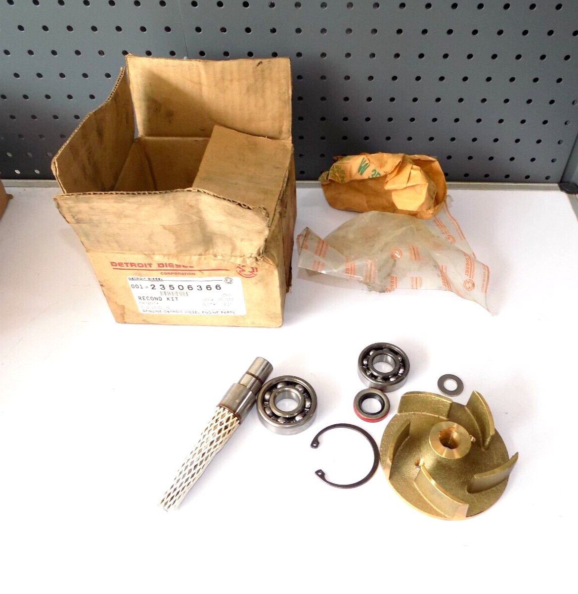 DETROIT DIESEL Water Pump Recondition Kit 23506366 NOS INCOMPLETE for ...