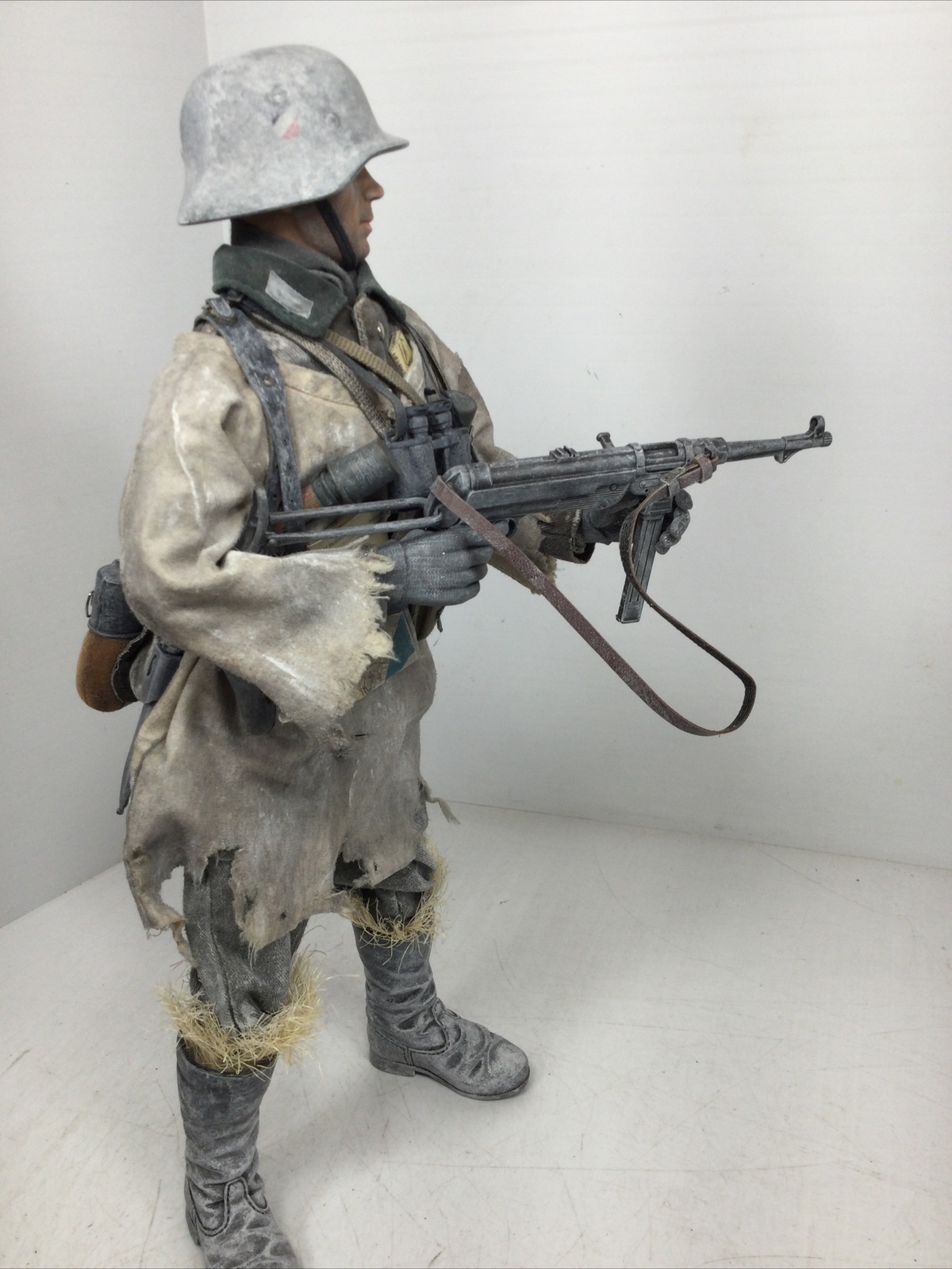 1/6 CUSTOM GERMAN WEHRMACHT 6TH ARMY CAPT MP-40 & P-38 STALINGRAD WW2 ...
