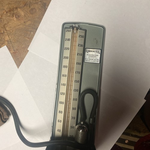 Antique Kompak Model Baumanometer Blood Pressure Monitor Cuff in Case W ...