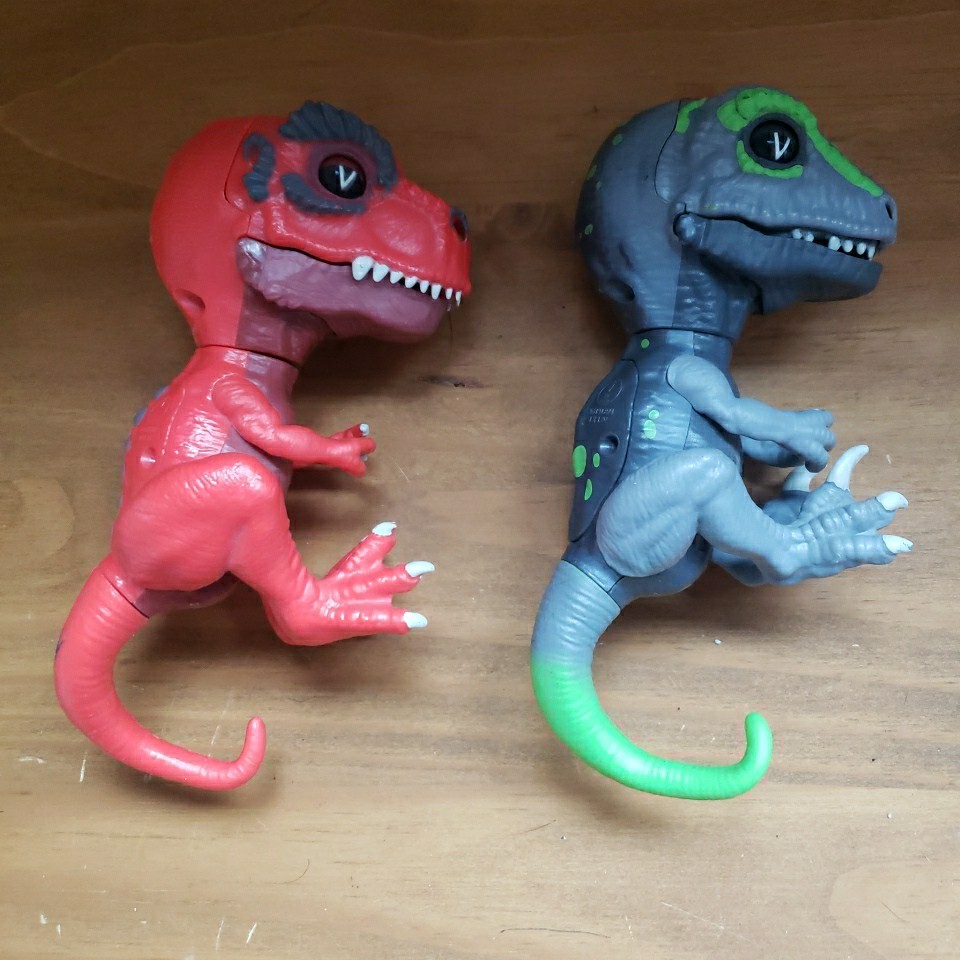 Fingerlings UNTAMED Jailbreak Lot of 2 T-Rex Dinosaurs Bolt + Breakout ...