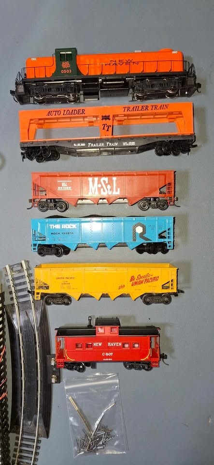 HO Scale Model Train Sets Various Sets READ DESCRIPTION | eBay