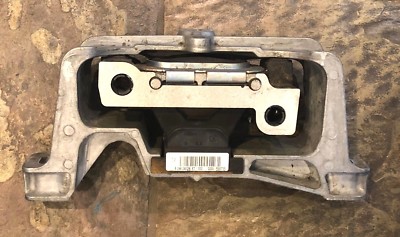 2015 MERCEDES B Electric Drive Base ENGINE RIGHT MOUNT, PART ...