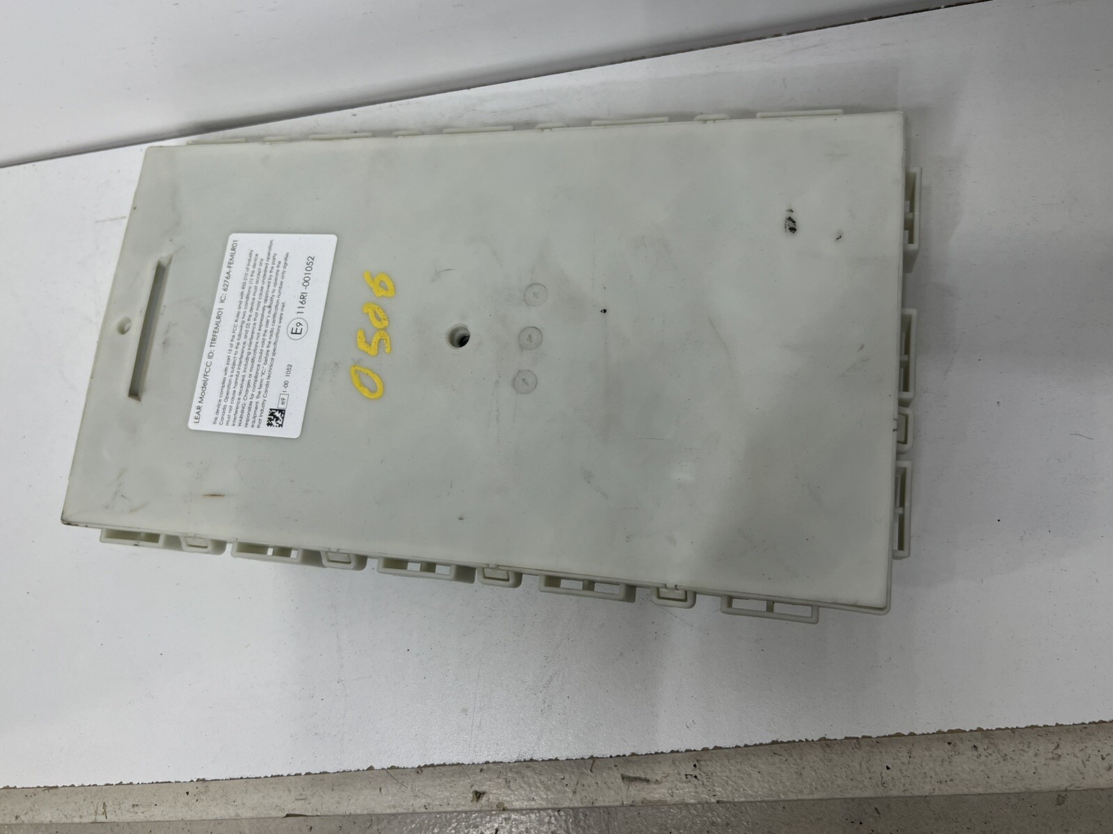 2012-2016 BMW 328i F30 Electronics Fuse Box / Main Control Module White ...