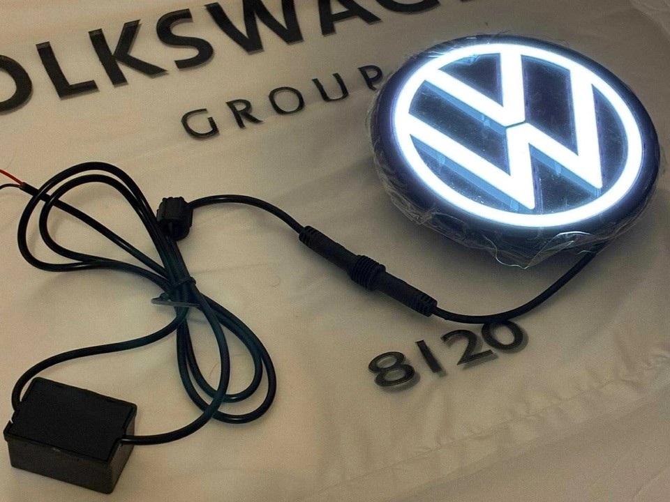 NEW OEM 2019-2020 VW Volkswagen Tiguan Front Grille Emblem Badge 5NA ...