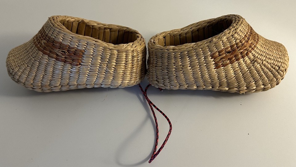 Vintage Woven Reed/Grass/Straw Childrens Clogs/Slippers/Shoes Hanging ...