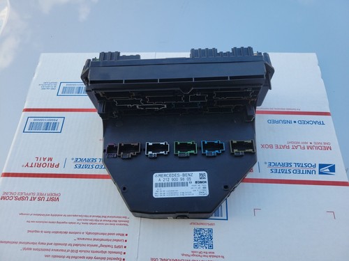 08-12 Mercedes W204 C300 C350 Front SAM Module Relay Fuse Assembly A212 ...
