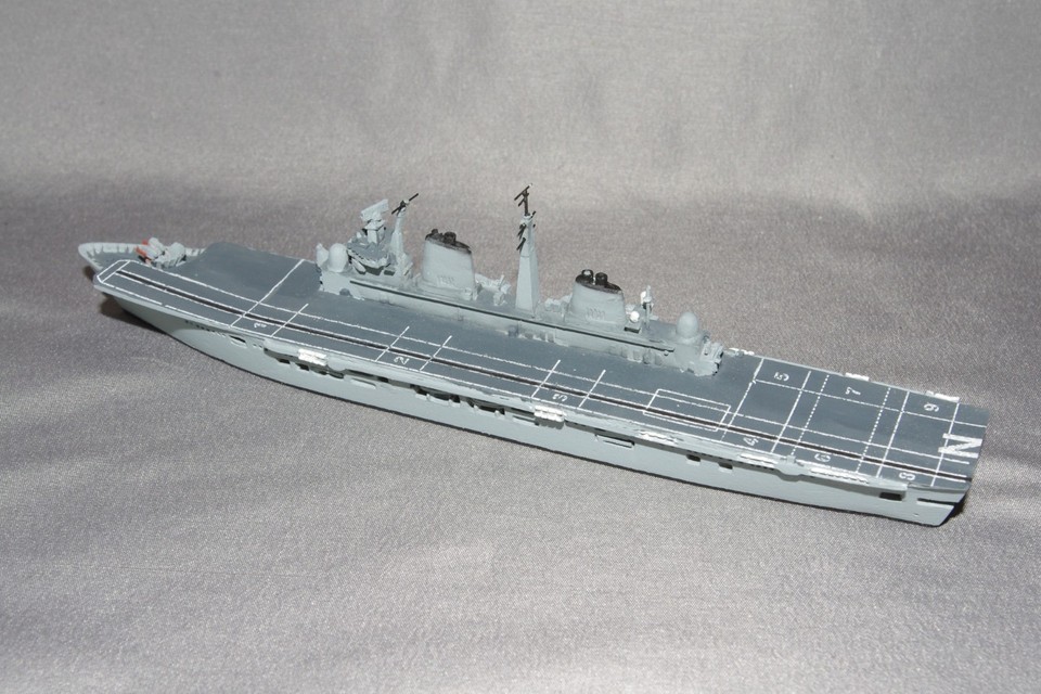 ALBATROS GB AIRCRAFT CARRIER R05 'HMS INVINCIBLE' 1/1250 MODEL SHIP | eBay