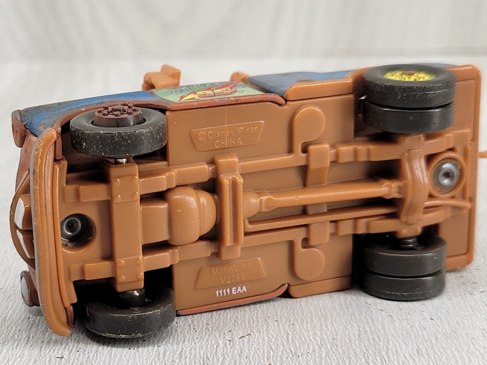 DISNEY PIXAR CARS TOW MATER DIE CAST TRUCK V2798 | eBay