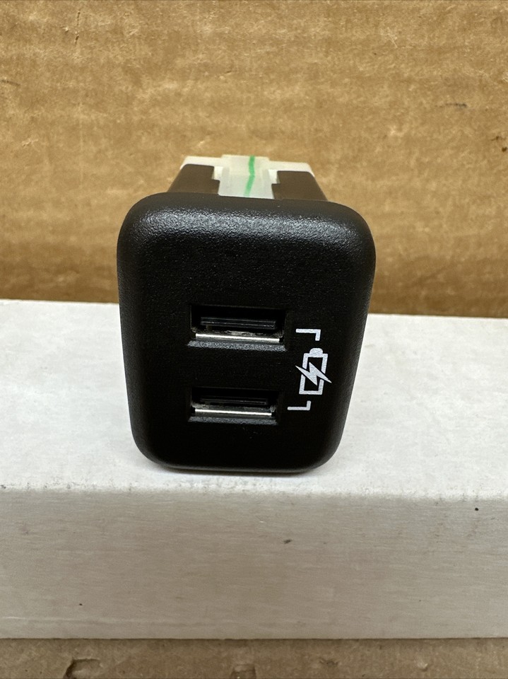 2018-2023 CHEVY Chevrolet Traverse Rear Console Auxiliary Jack Charger ...