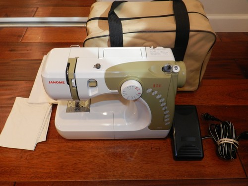 JANOME MODEL 3125 Sewing Machine W/ Cover, Manual, Paddle NEAR MINT ...
