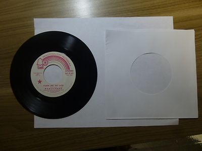 Old 45 RPM Record - Bell 45,445 - Pywackett - Turn On to Life (stereo ...