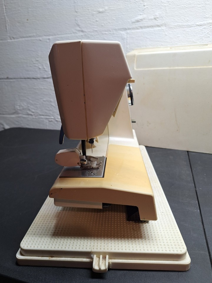 Vintage Kenmore 158 Sewing Machine Sears Model 158.1450280 With Pedal ...