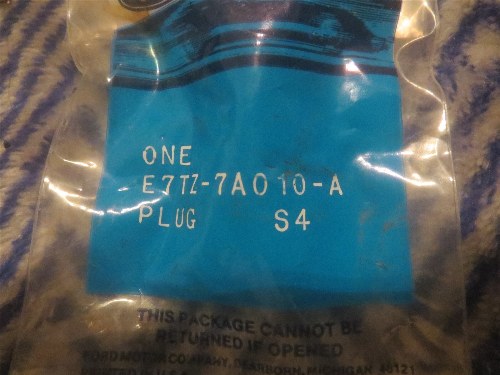 NOS Ford Hardware Enchufe Parte Número E7TZ-7A010-A Nueva | eBay