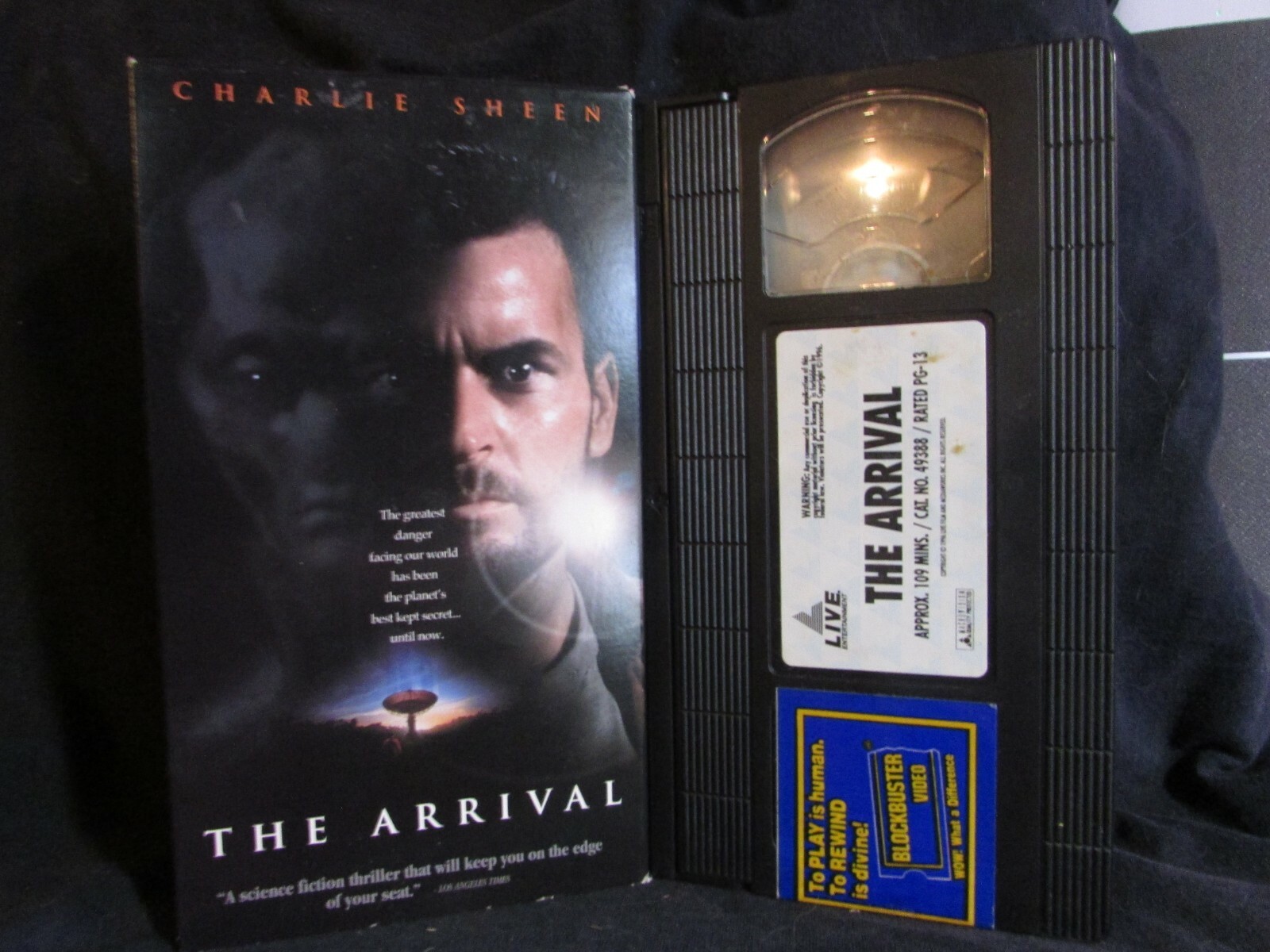 The Arrival VHS 1996 Charlie Sheen Sc-fi Horror Alien Invasion ...