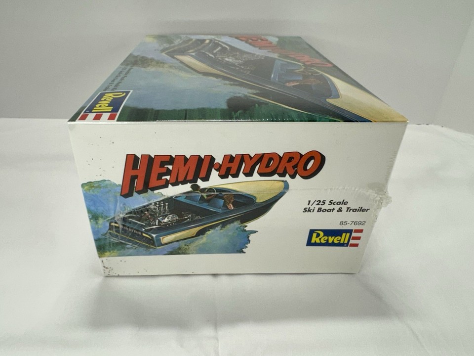 REVELL HEMI HYDRO Ski Boat & Trailer MODEL KIT NEW! IN SEALED BOX ...