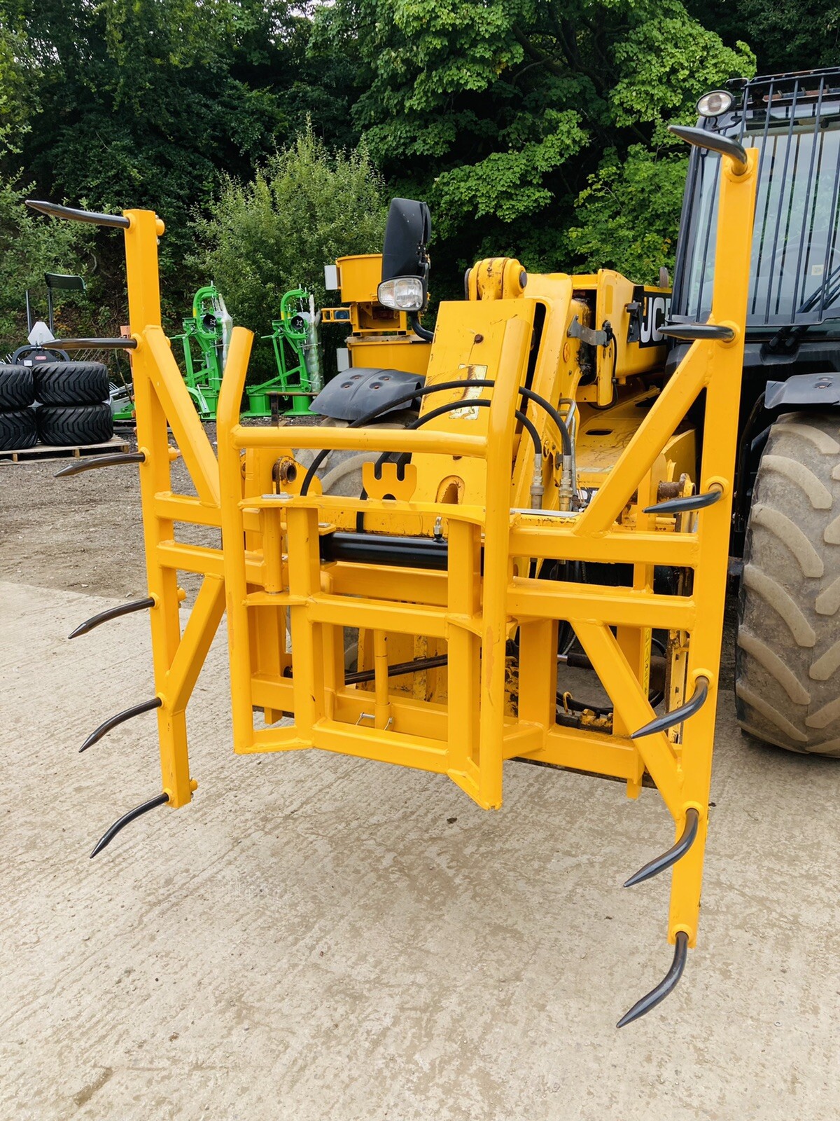 NEW VERTICAL ROUND & SQUARE BALE GRAB SQUEEZE, handler , tractor, baler ...