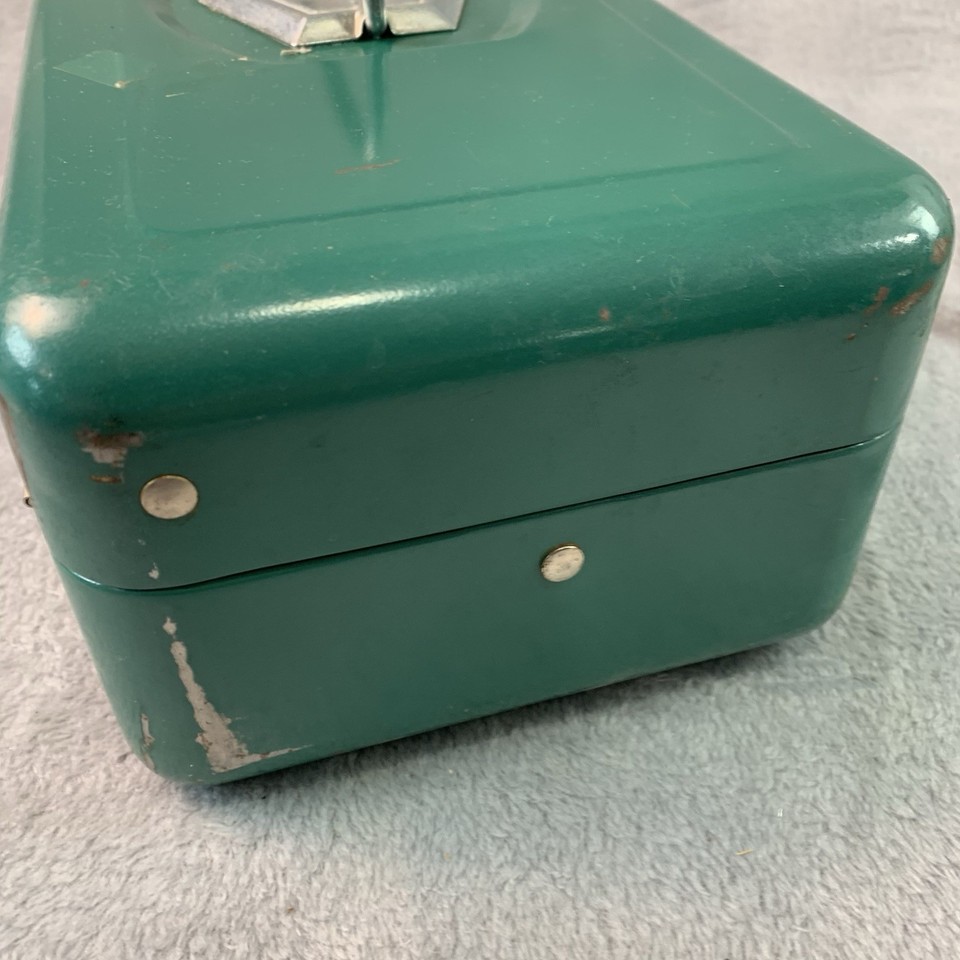 Vtg Green Victor Atco Metal Fishing Tackle Box Lititz Pennsylvania USA ...