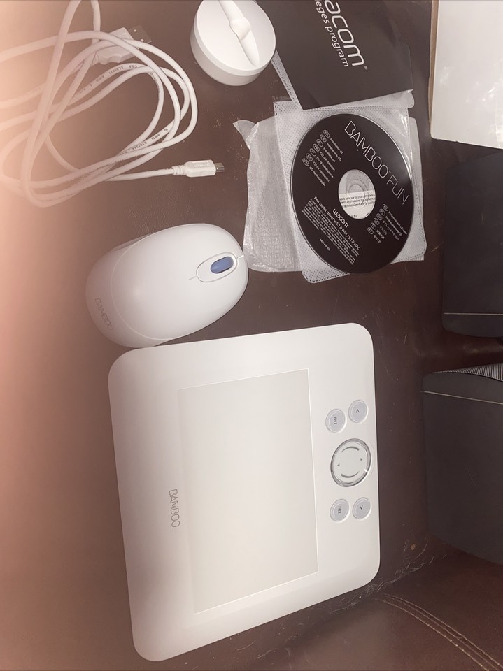 Wacom Bamboo Fun CTE450W USB Drawing Tablet With Mouse Cable Holder ...