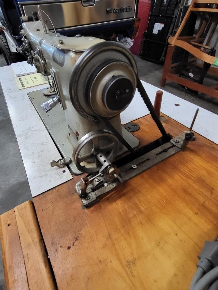 Pfaff 138 industrial zig-zag sewing machine- complete with table and ...