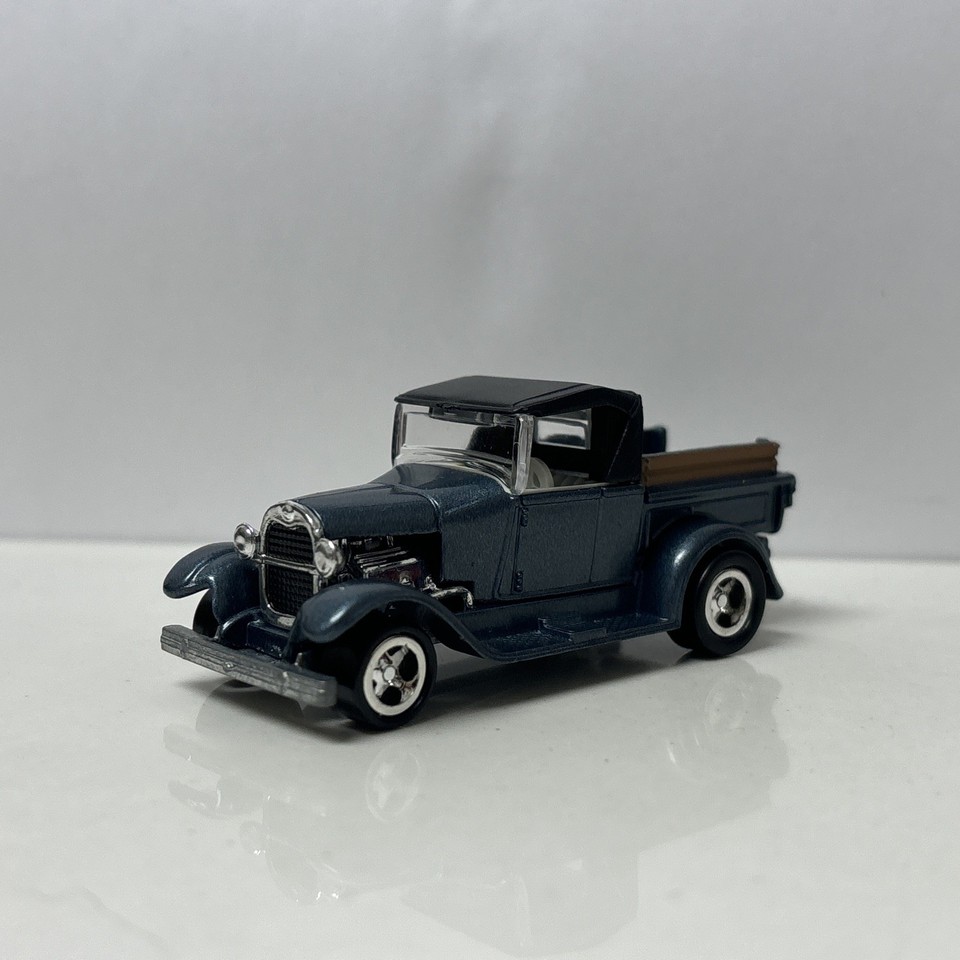 1929 29 Ford Model A Pickup Collectible 1/64 Scale Diecast Diorama ...