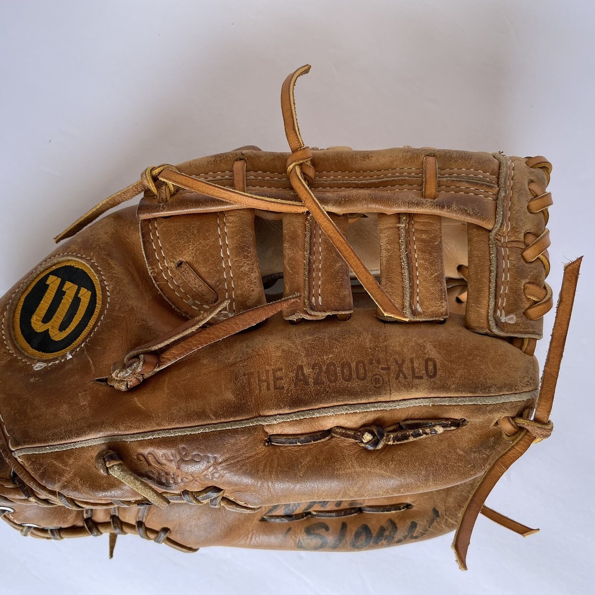 Wilson A2000 XLO Baseball Glove Made in USA RH Infield Wilson A2000 XLO Baseball Glove Made in USA RH Infield