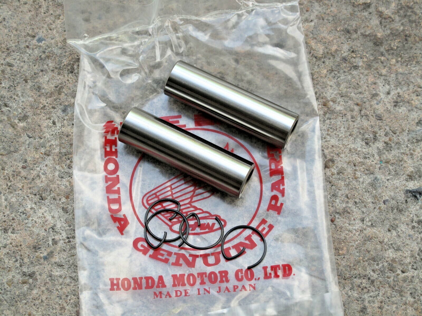 Honda 300 C77 C78 CA77 CB77 CL77 CP77 CYP77 Pin Piston&Clip NOS Genuine ...