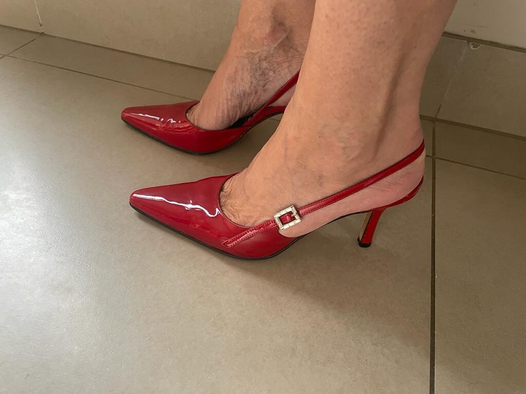 Beverly Feldman Russell & Bromley Shoes Patent Red Pointed Toe ...